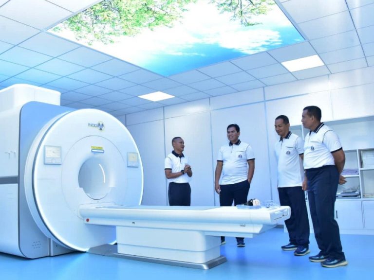 Kasal Laksamana TNI Dr. Muhammad Ali Resmikan MRI Bebas Helium dan ...